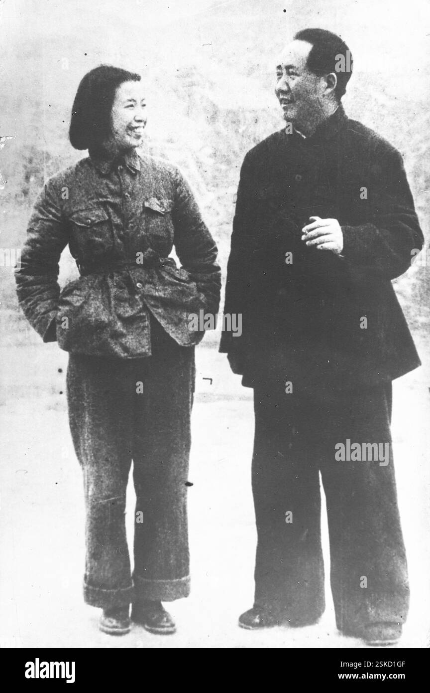 Mao Zedong--- Mao Tse-tung mit Gattin ca. 1950#Mao Tse-tung with his wife, ca. 1950- RDB BY ...