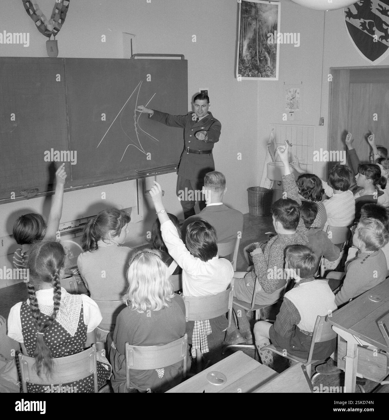 Schulpatrouilleure--- Verkehrserziehung für Schüler in Zürich 1957#Road ...