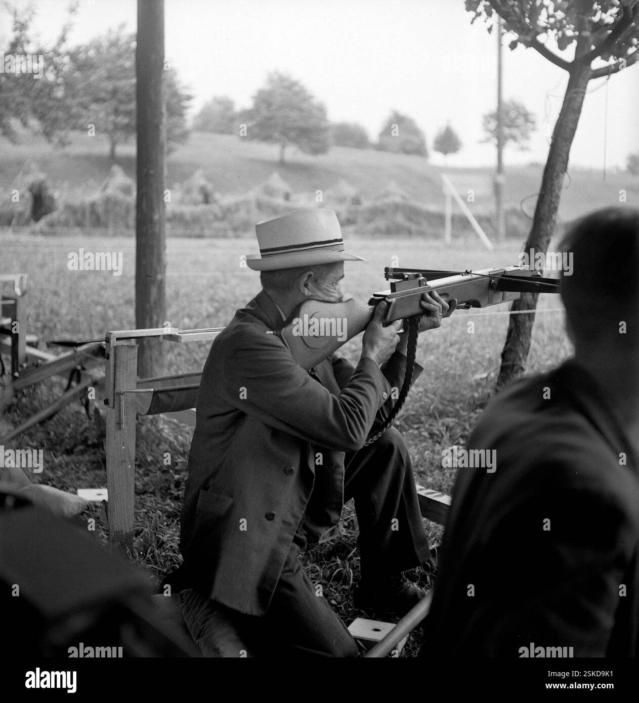 Armbrust-Schiessen in Seen-Winterthur 1942#Crossbow shooting ...