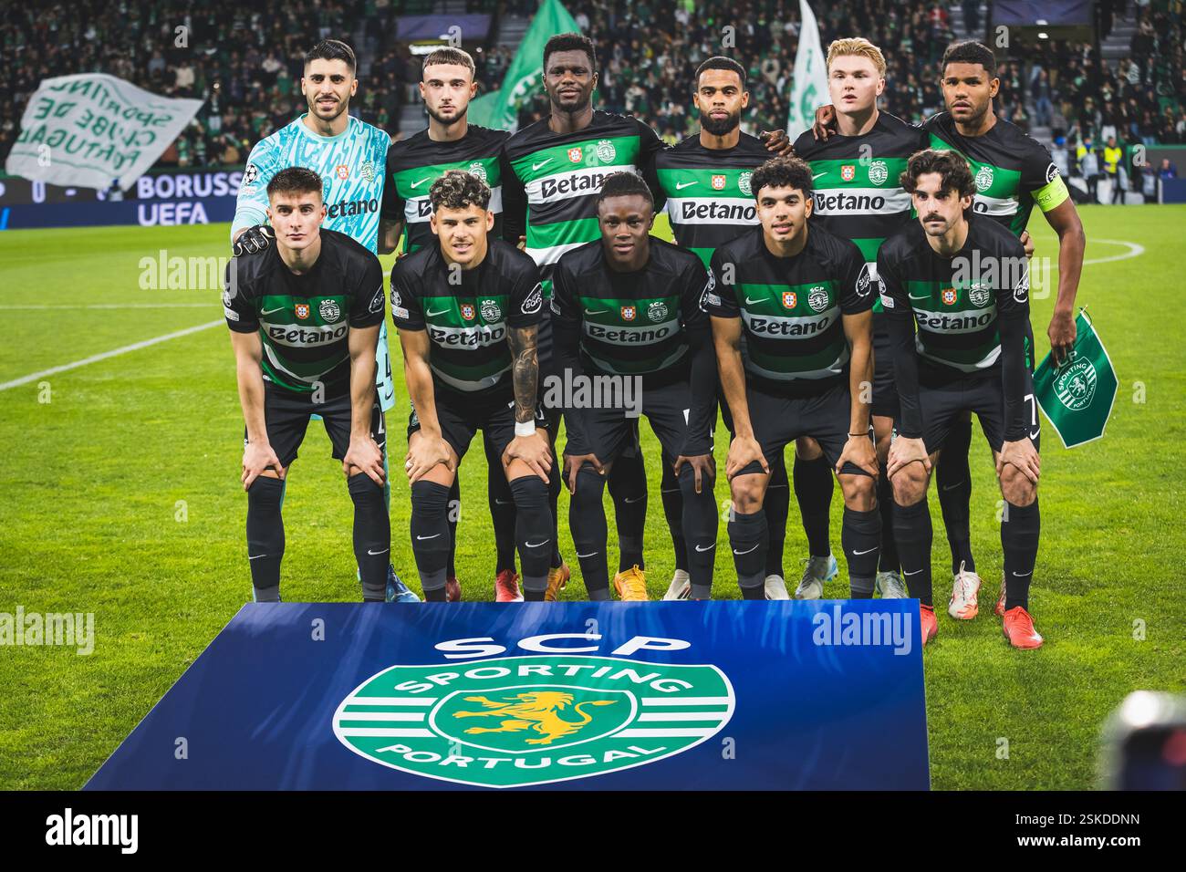 Lisbon, Portugal. 11th Feb, 2025. Sporting CP starting line-up pose for ...