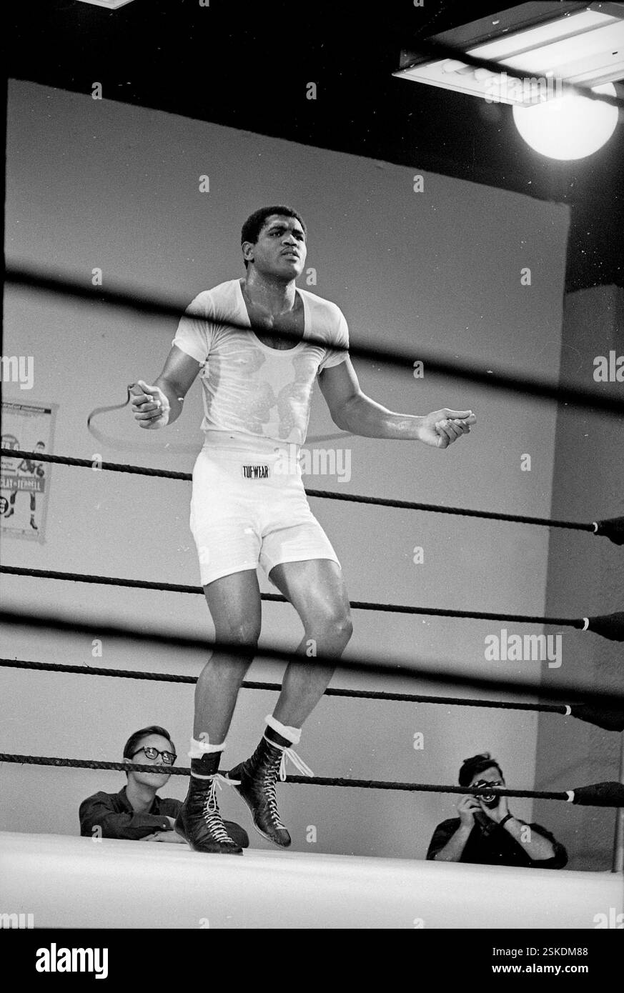 Ernie Terrell, Boxer 1967#Ernie Terrell, fighter 1967- RDB BY DUKAS ...