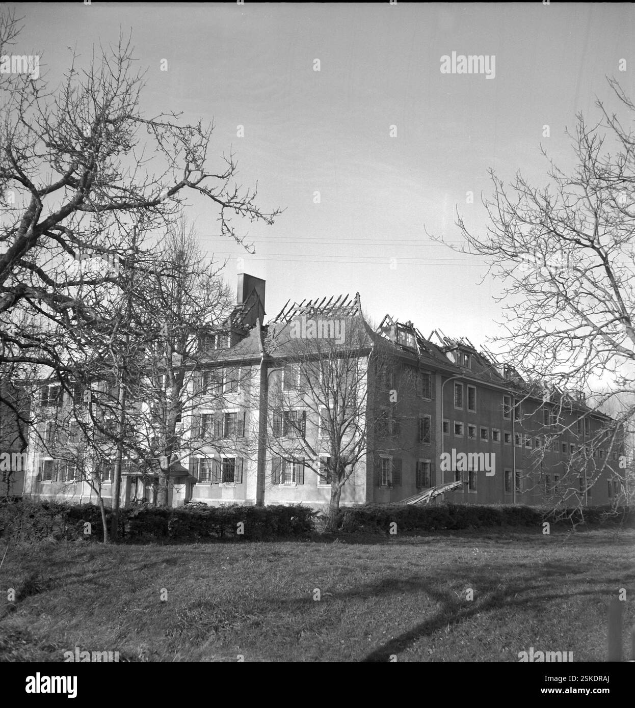 Brand in der Strafanstalt Bellechasse 1951#Roof of the Bellechasse ...