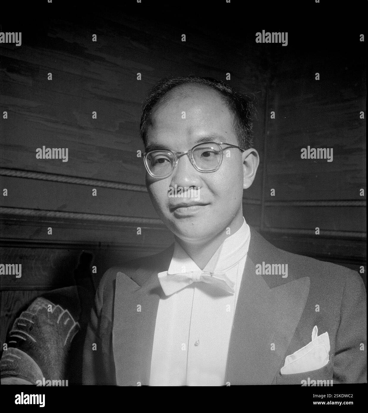 Aurelio Estanislao, philippinischer Sänger, Genf 1954#Aurelio ...