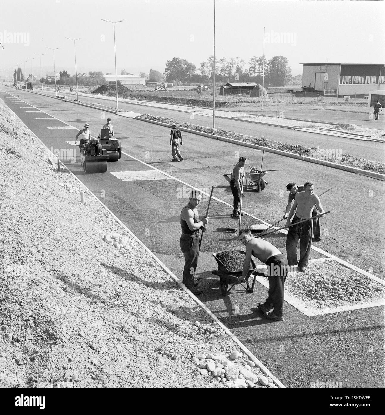 Ausbau der Thurgauerstrasse in Zürich Oerlikon 1959#Road extension in ...