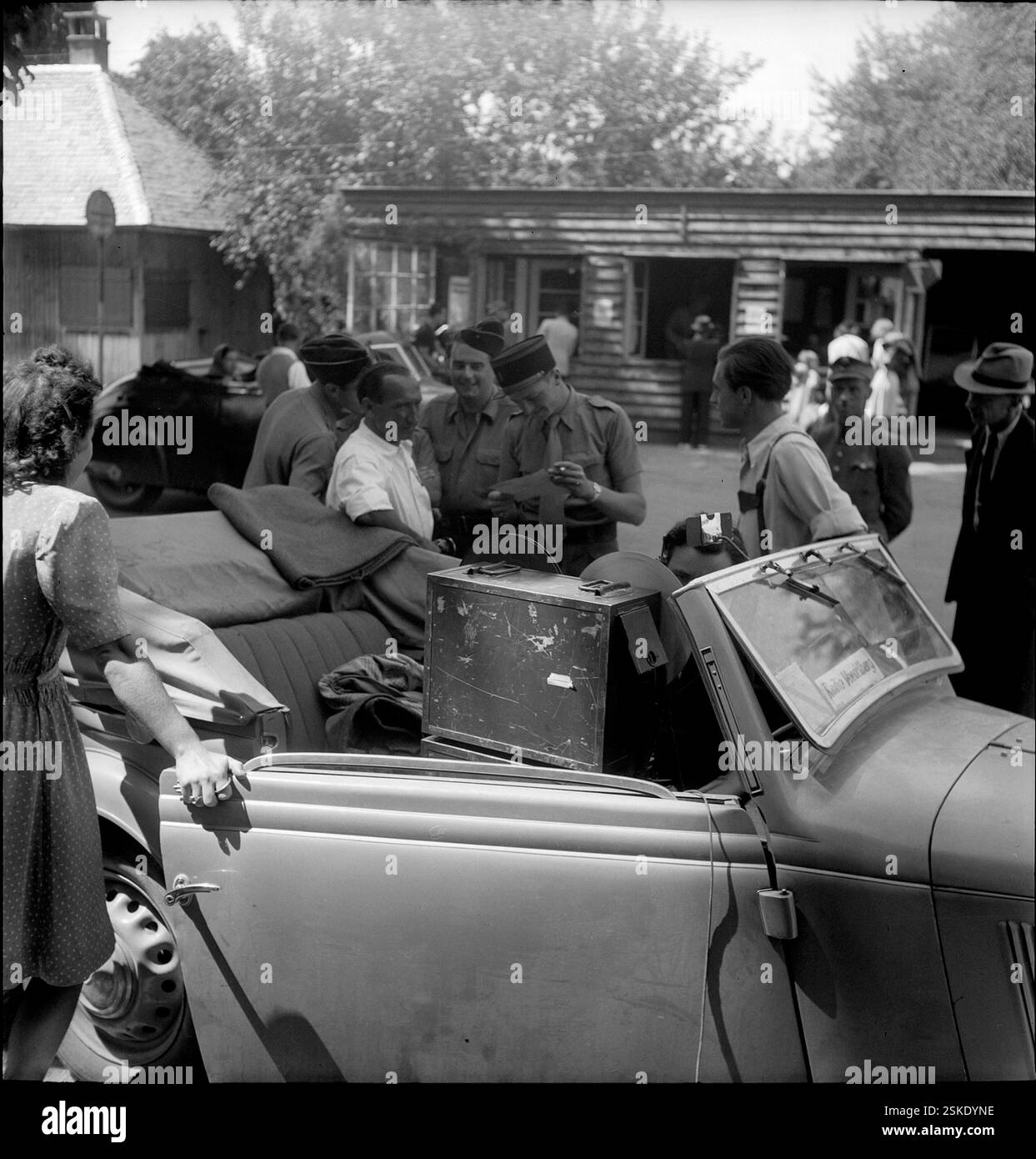 Auto von Radio Vorarlberg am Grenzübergang St. Margrethen 1946#Car of ...