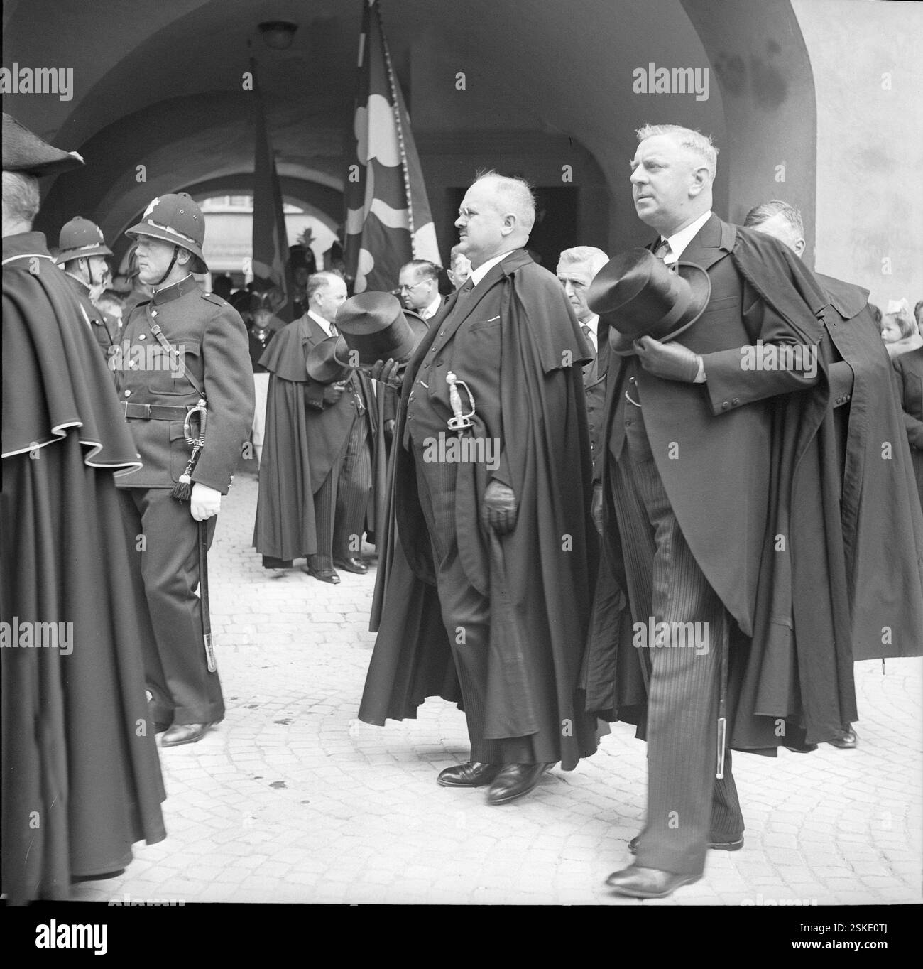 1883-1946--- Landammann Carl Rusch (mit Schwert), Appenzell ca. 1943# ...