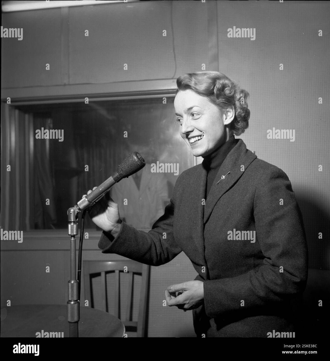 Sprecherin des Kurzwellensenders Schwarzenburg--- Grety Tribolet ...