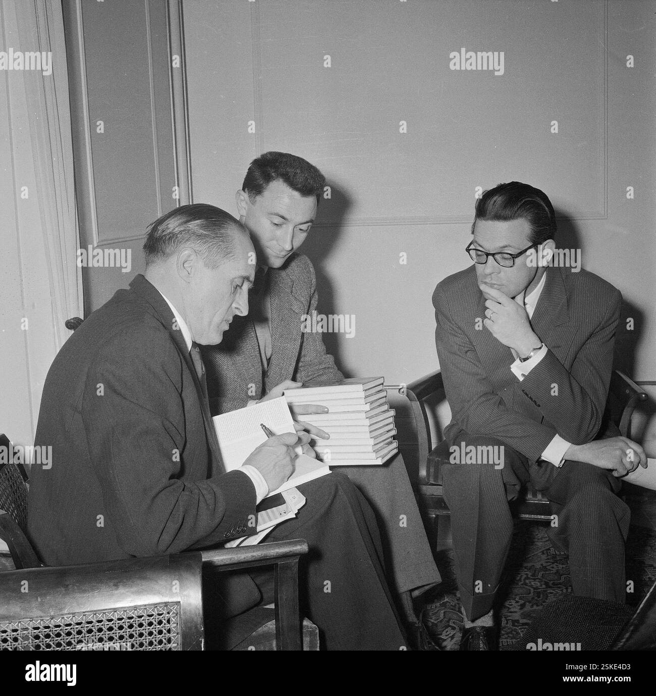 Im Diogenes Verlag At Diogenes Publishing House René Clair Signiert