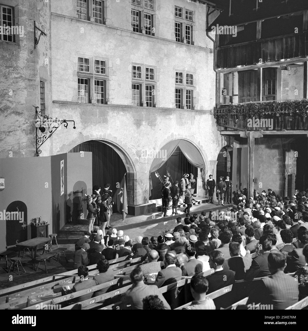 Courtyard at night Black and White Stock Photos & Images - Alamy