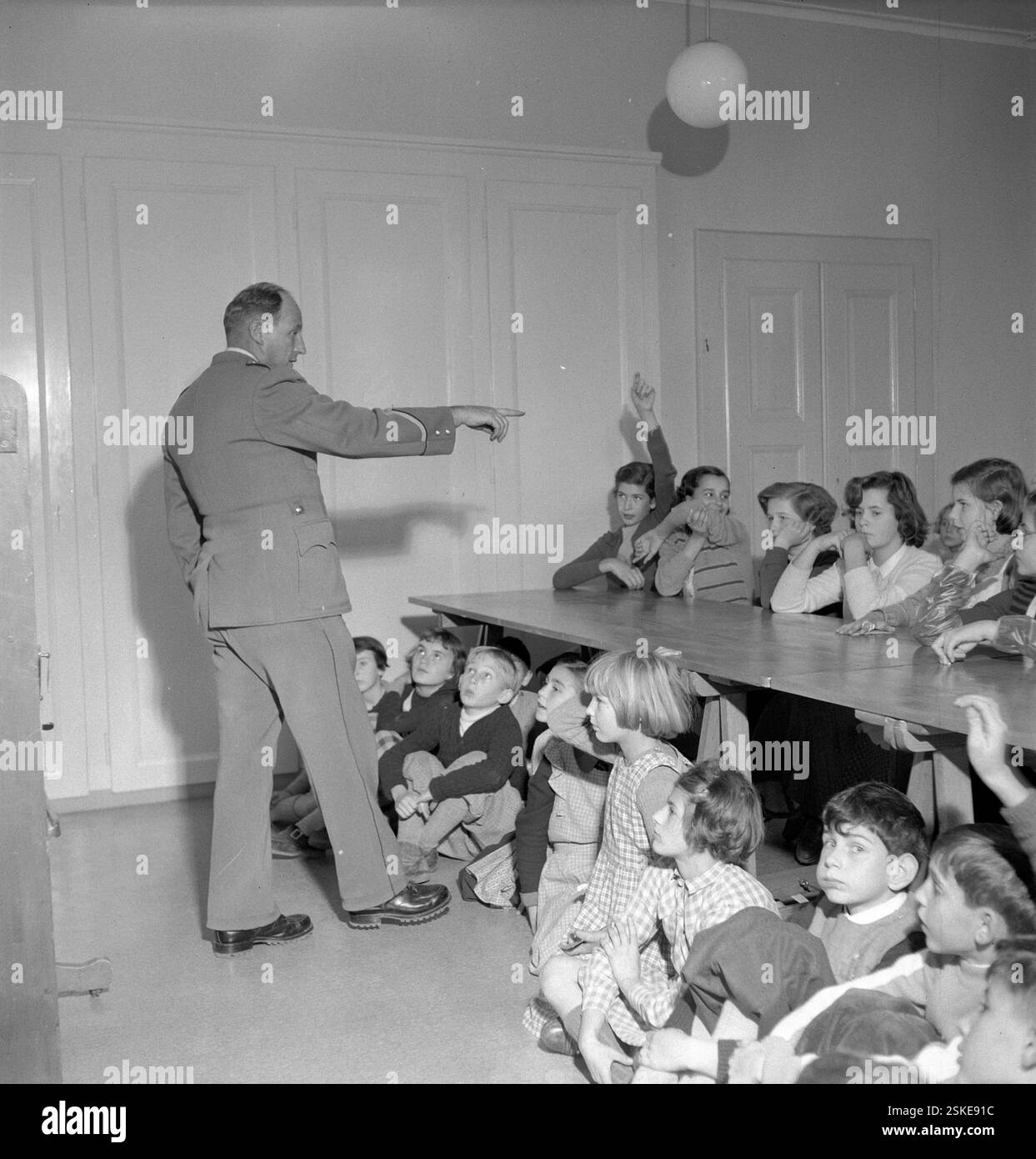 Verkehrserziehung für Schüler in Collonges 1953#Road Safety Education ...
