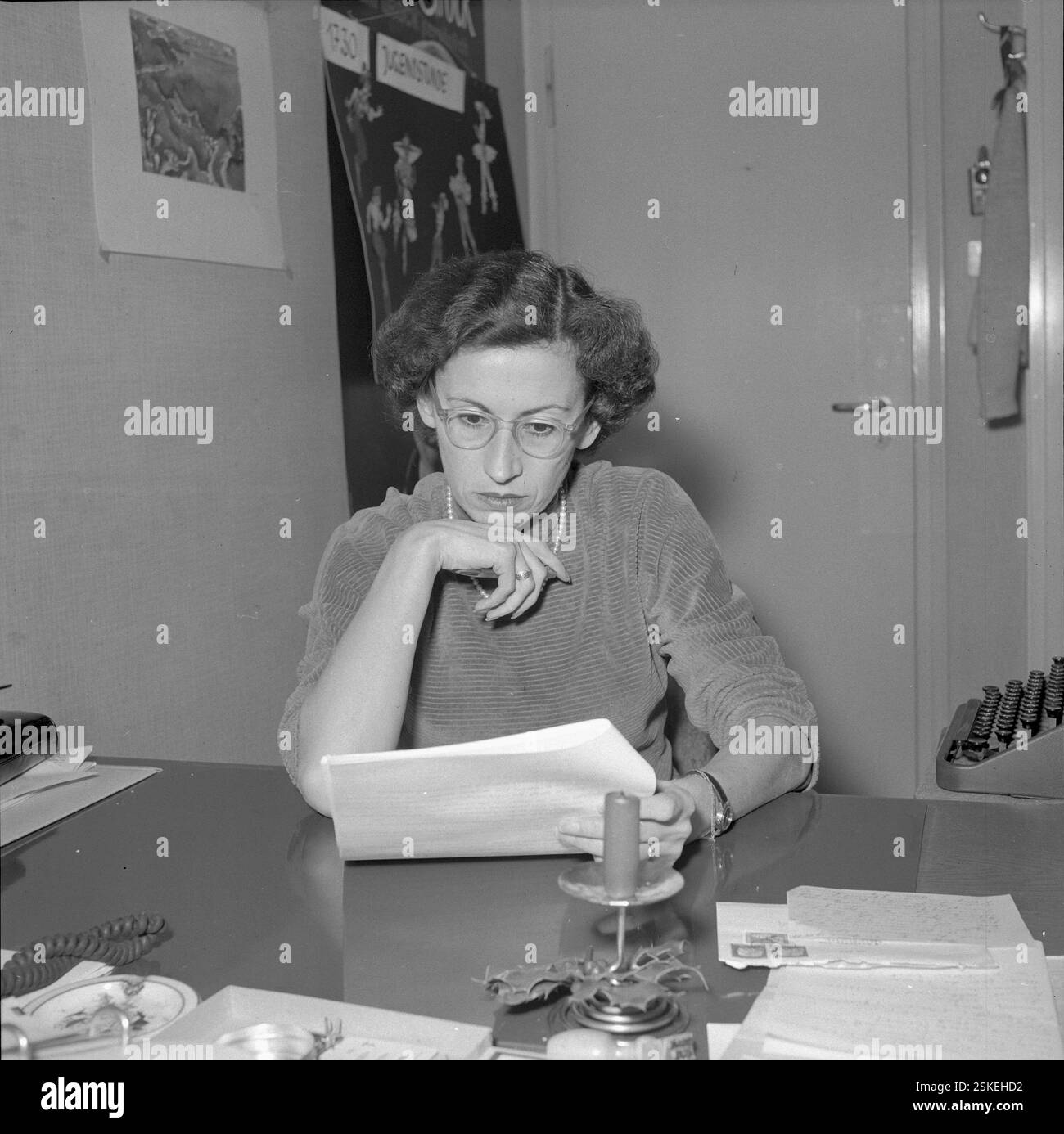 Leiterin der Radiosendung "Stunde der Frau"--- Lilo Thelen ...