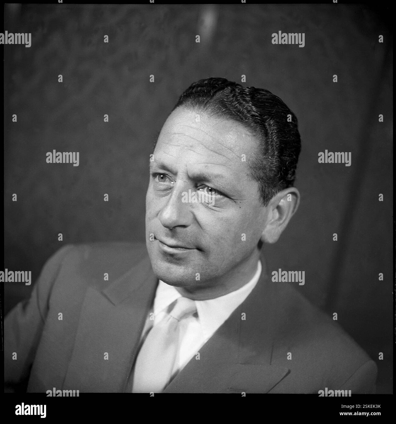 Ernst Scherz, Hotelier ca. 1950#Ernst Scherz, Hotelier ca. 1950- RDB BY ...
