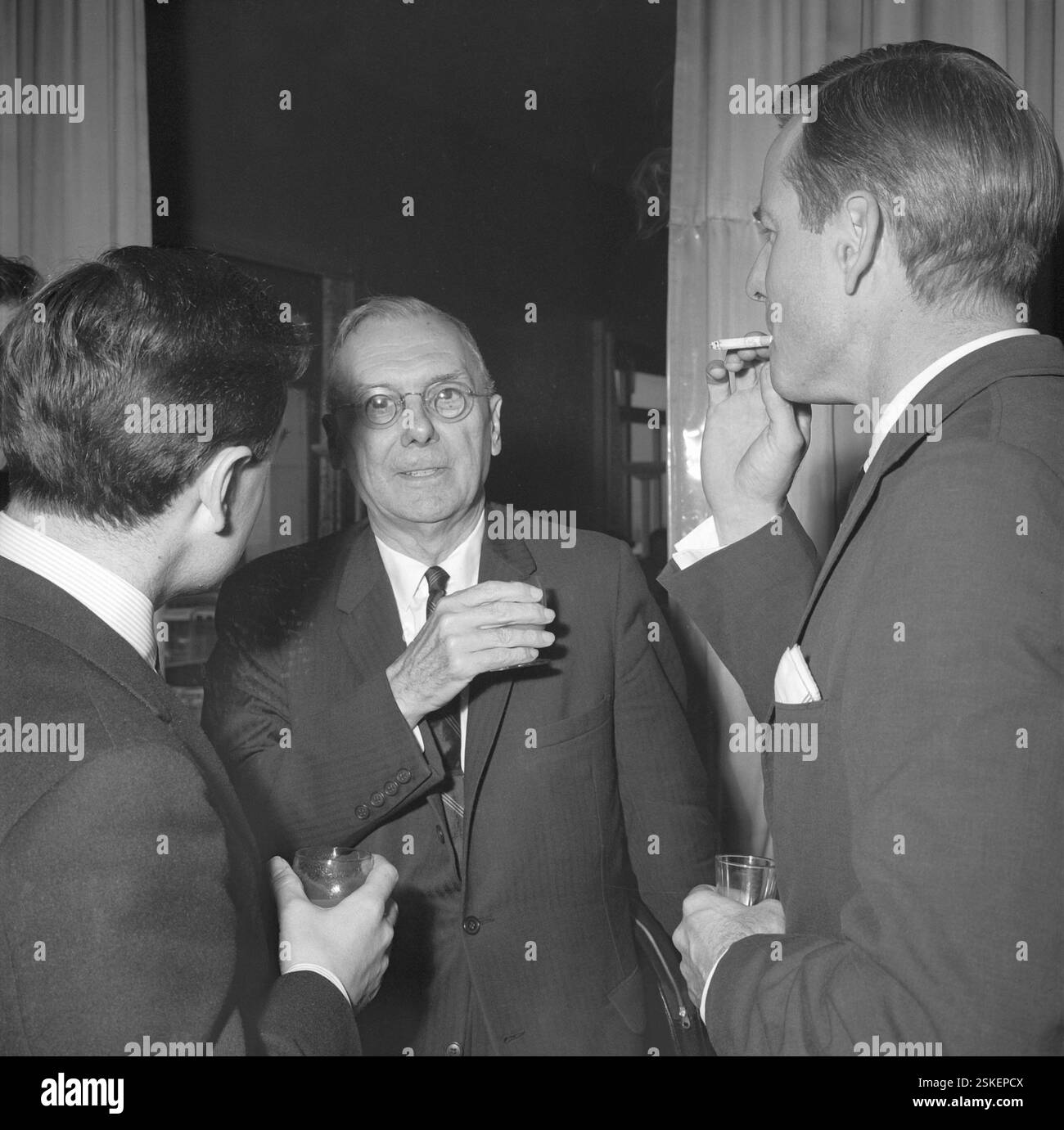 Teilnehmer sind u.a. Anatoli A. Blagonravov (UdSSR), Hugh Latimer ...