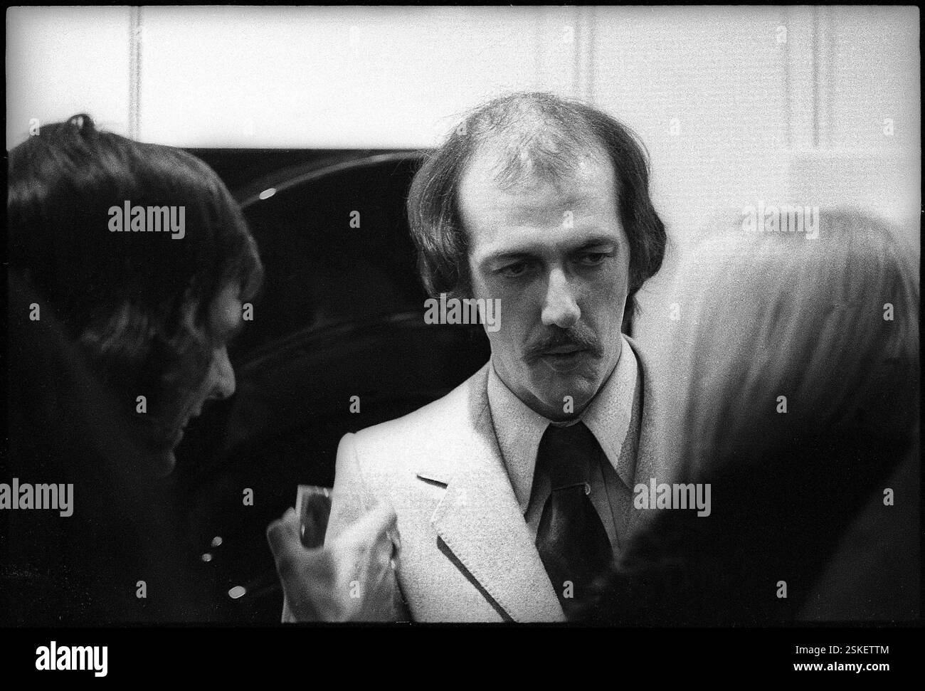 während X-Art Collection in der Galerie Bischofberger--- Allen Jones ...