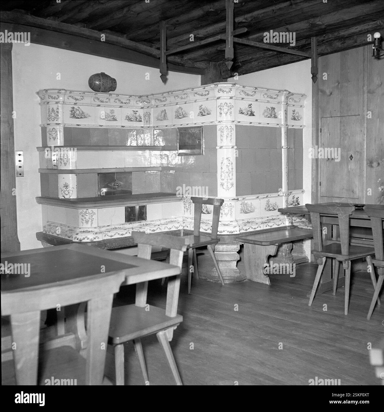 Restaurant im Schloss Habsburg, 1952#Restaurant inside Habsburg Castle ...