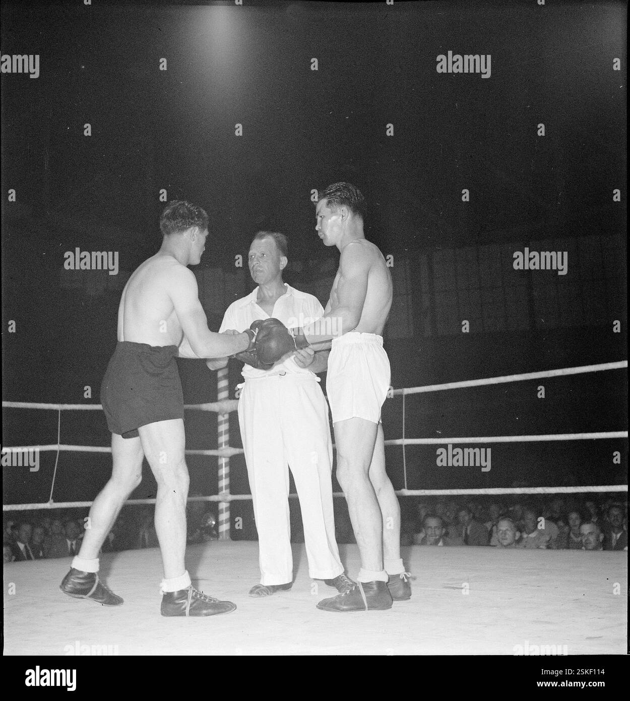 Boxmeeting im Zürcher Hallenstadion 1942#Boxing meeting at ...