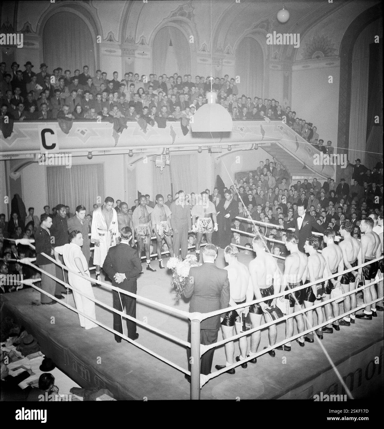 Boxmeeting US-Armee - Boxclub Zürich, Zürcher Stadthalle 1945#Boxing ...
