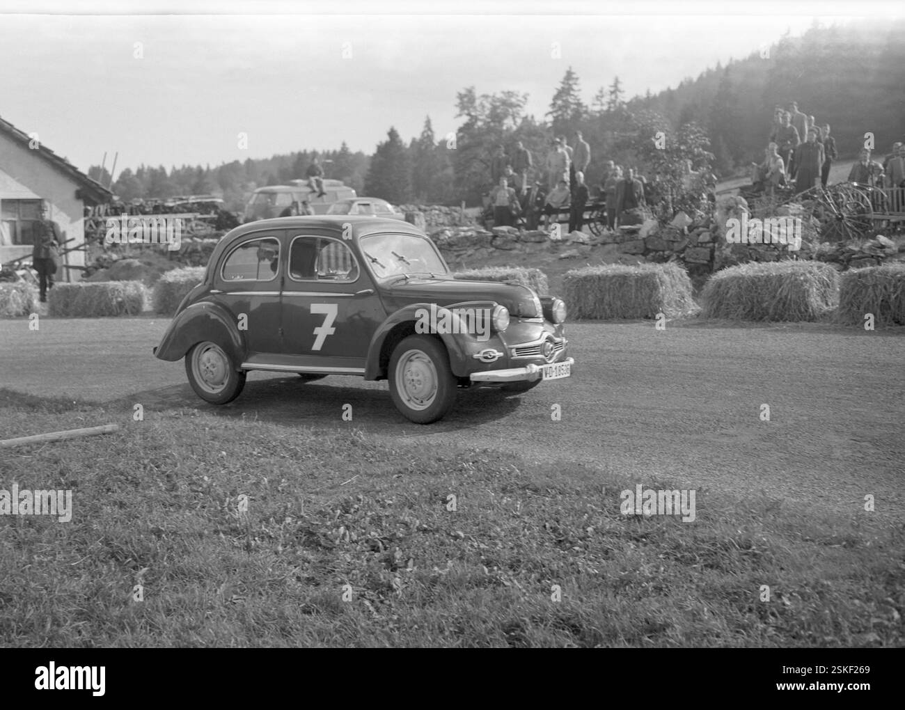 3. Internationales Bergrennen Vue des Alpes 1953: Schmocker auf Dyna ...
