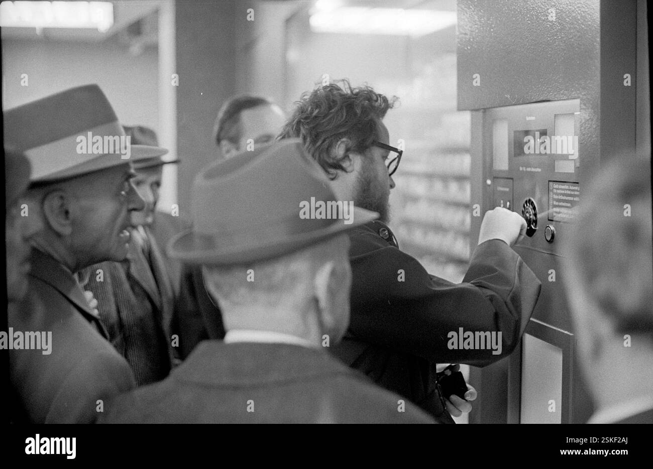 Human vending machine Black and White Stock Photos & Images - Alamy