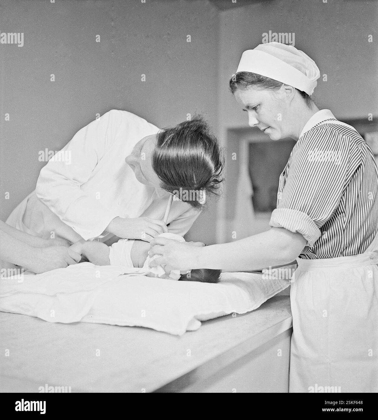 1944 hospital treatment hi-res stock photography and images - Alamy