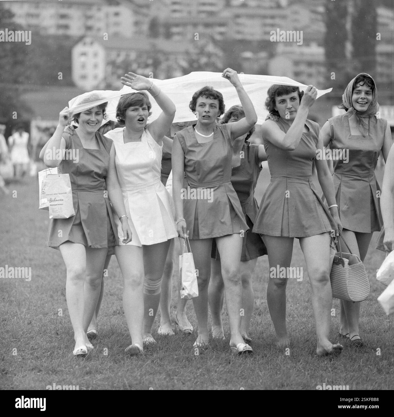 Eidg. Turnfest Luzern 1963, Frauenturntage: Regen#Swiss gymnastics ...