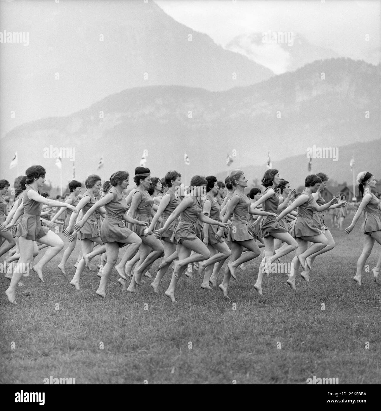 Eidg. Turnfest Luzern 1963, Frauenturntage: Bodenübung#Swiss gymnastics ...