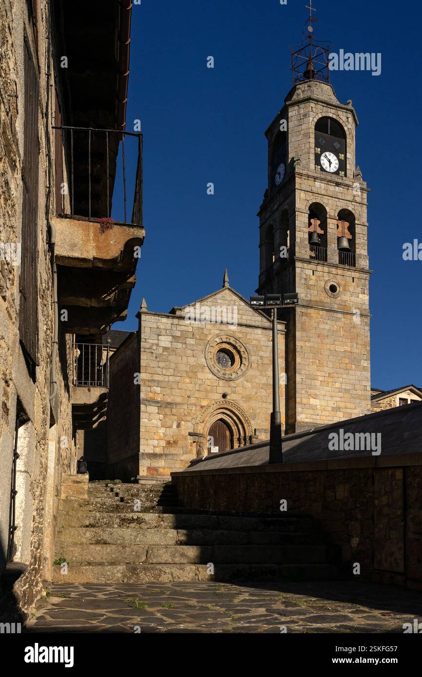 Santa María del Azogue church in the Mayor square of the medieval ...