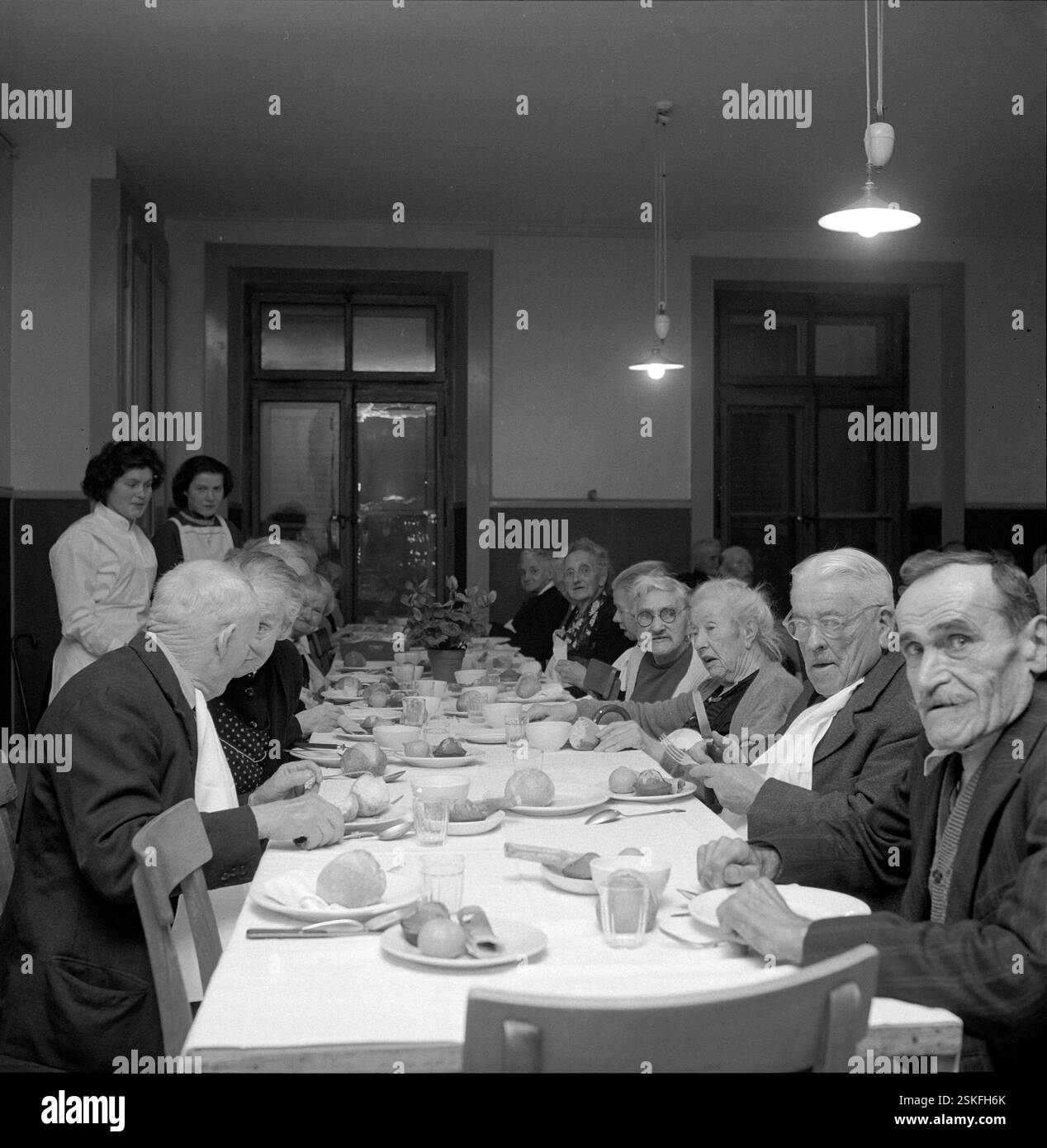 Heiligabend 1956: Weihnachtsfeier im Altersheim, Chailly#Christmas Eve ...