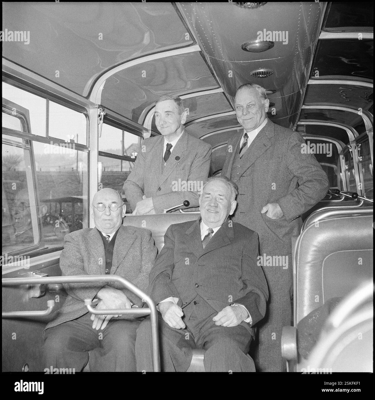PTT feiert 50 Jahre Postauto, Bern 1956#PTT celebrates postal bus 50th ...