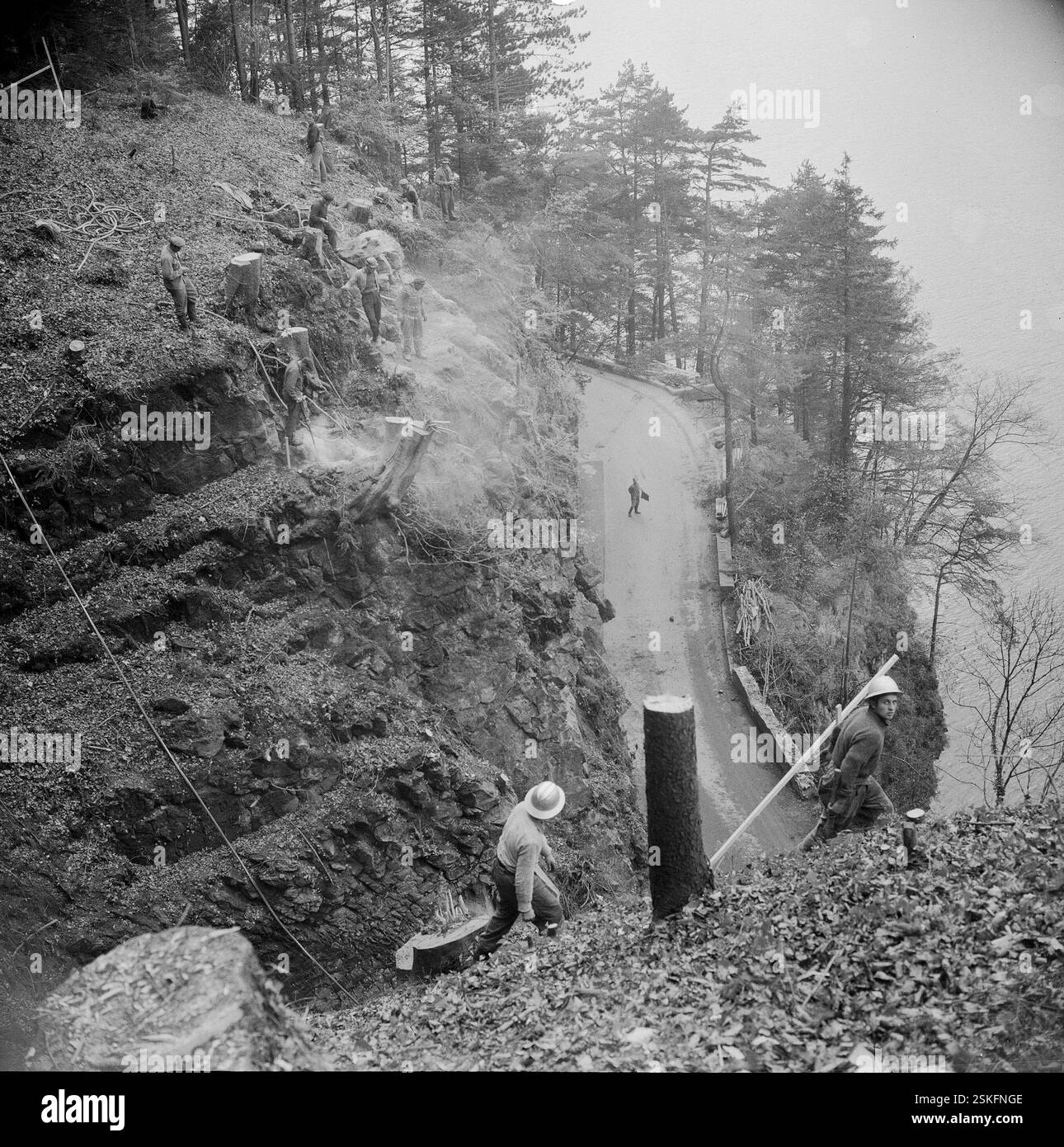 Bau, Ausbau der Axenstrasse 1954#Axenstrasse under construction 1954 ...