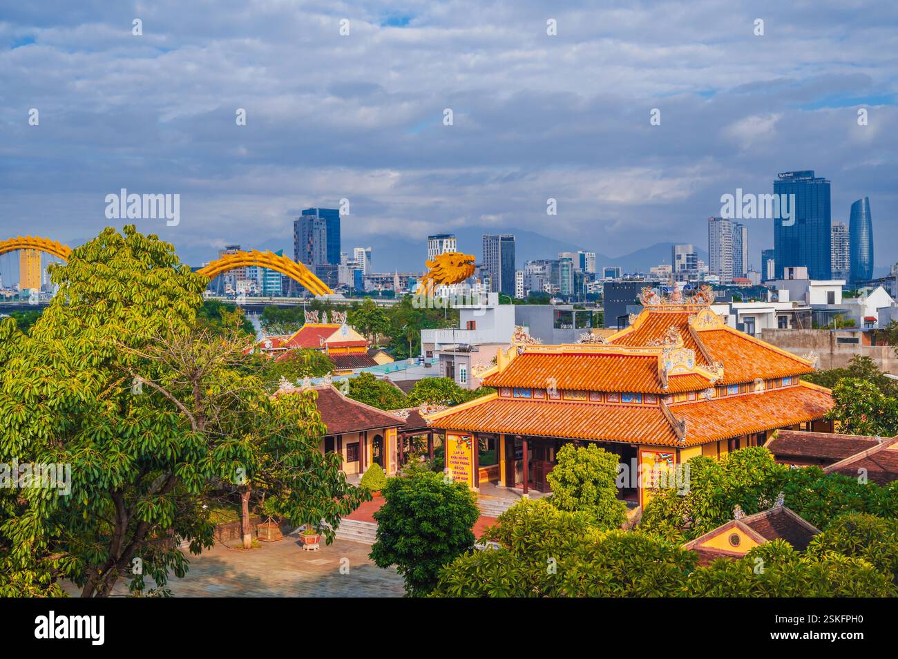 Skyline da nang han hi-res stock photography and images - Alamy