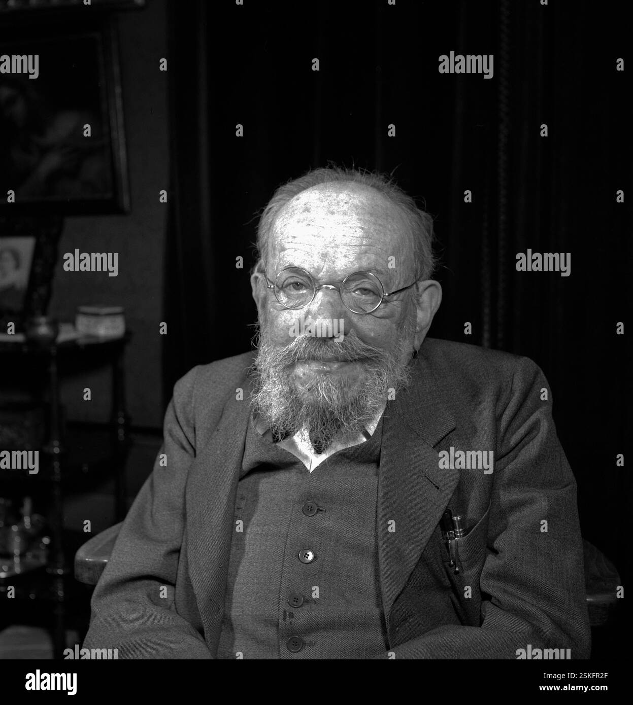 Prof. Dr. Samuel Singer, Bern 1945#Prof. Dr. Samuel Singer, Bern 1945 ...