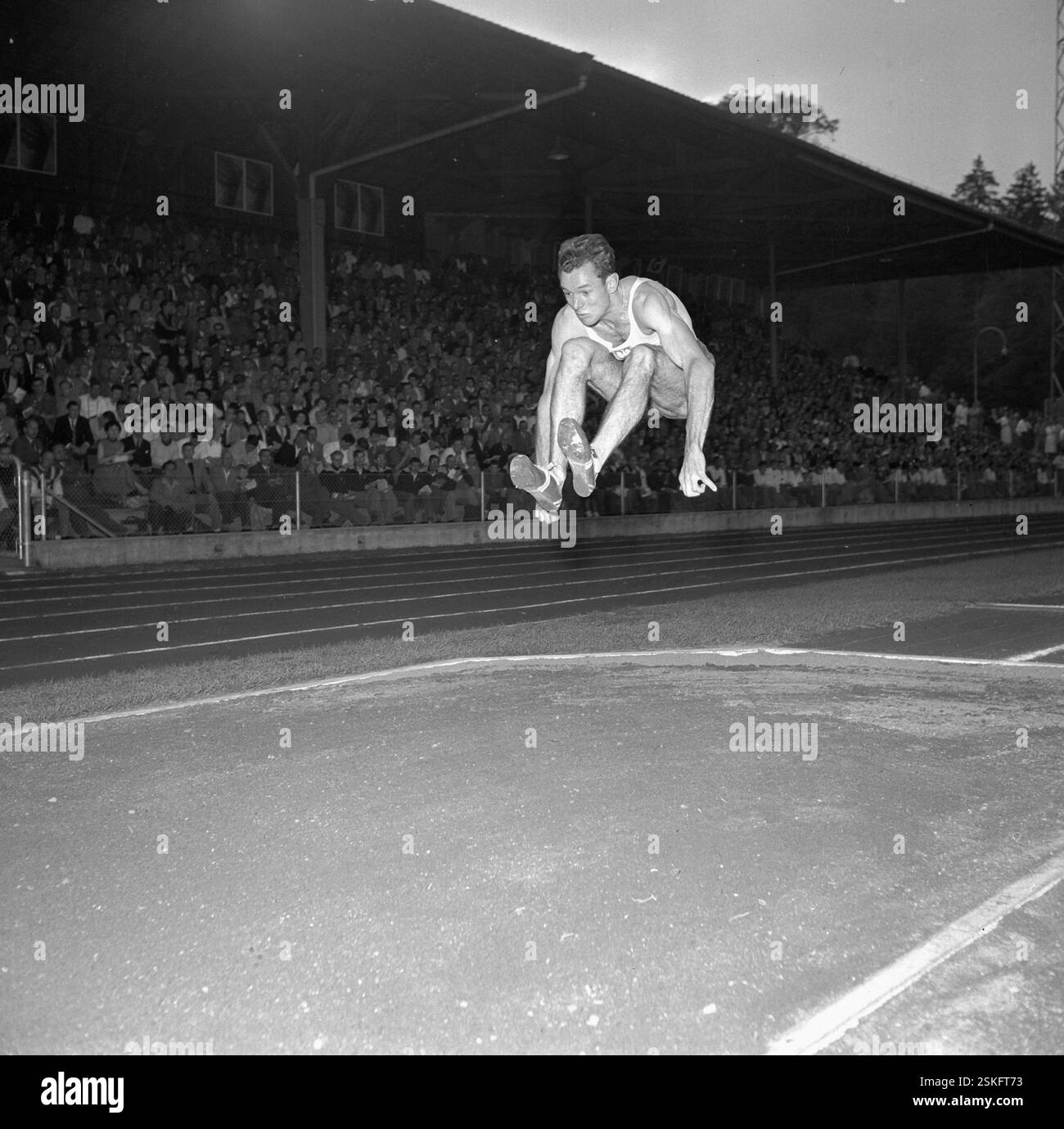 Leichtathletik-EM 1954 Bern, Final Weitsprung: Zbigniew Iwanski# ...