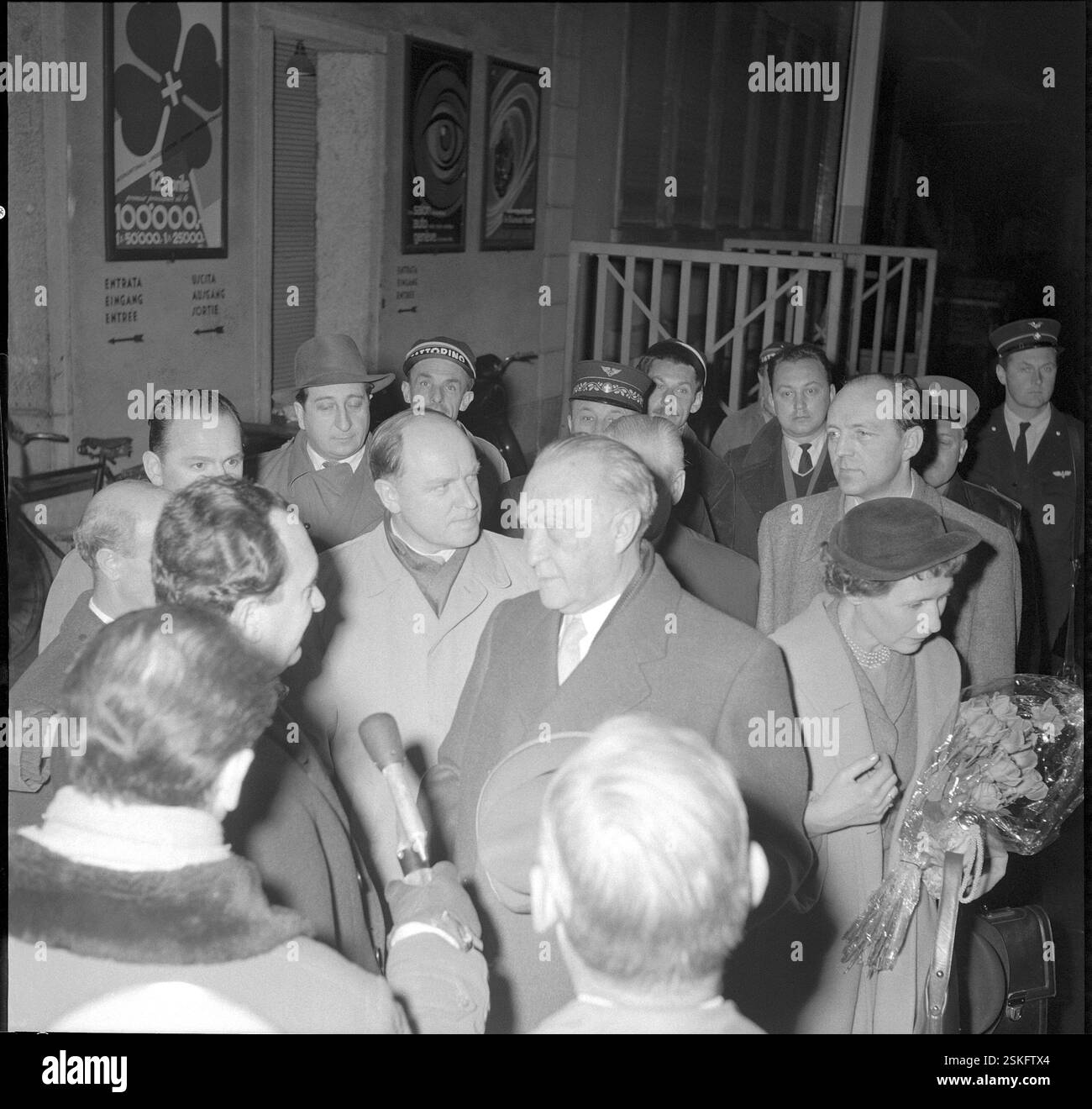 mit seiner Tochter Ria Reiners Adenauer#with his daughter Ria Reiners ...