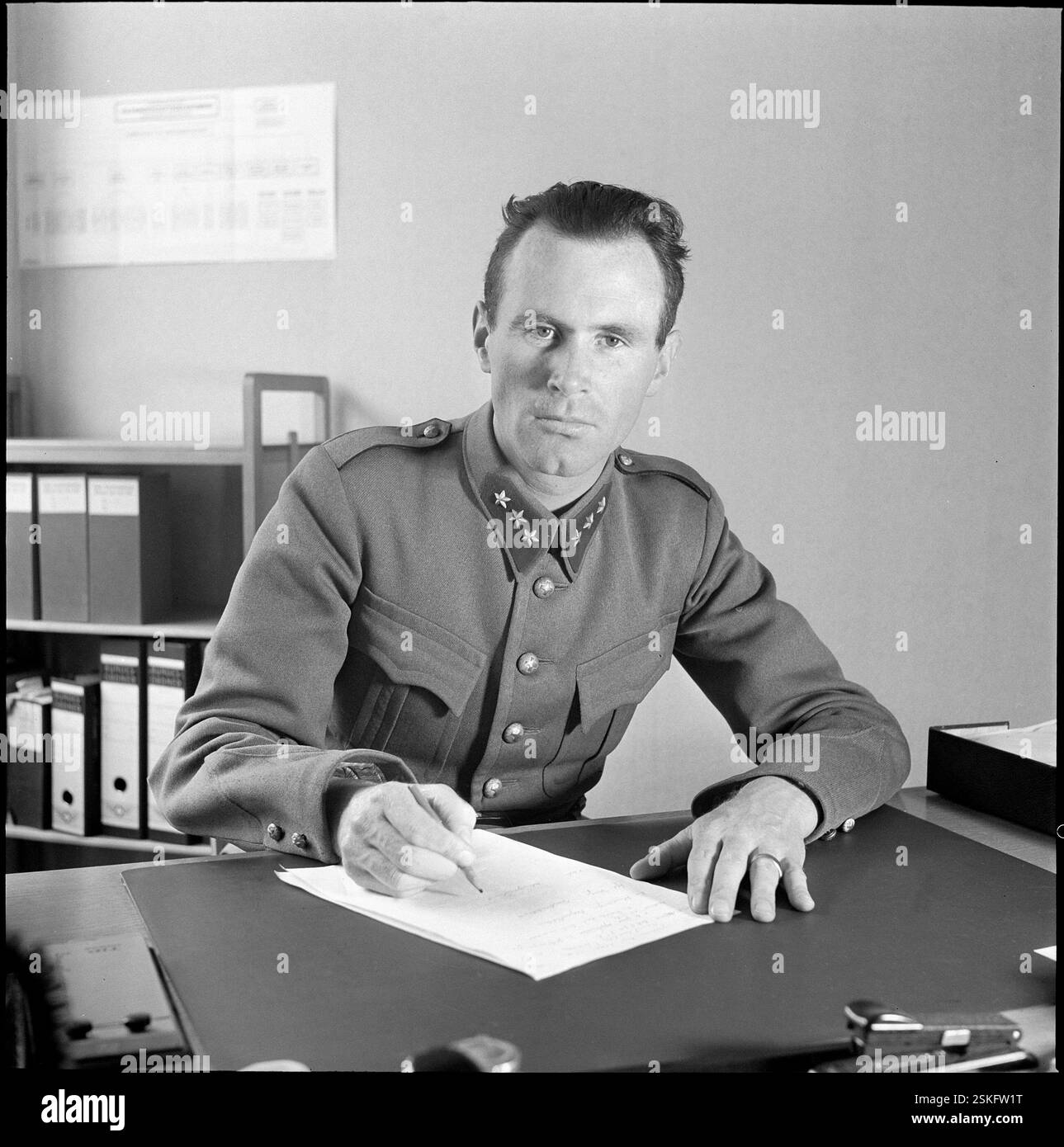 Dr. Fritz Ammann, Generalsekretariat des EVD; Bern 1947#Dr. Fritz ...