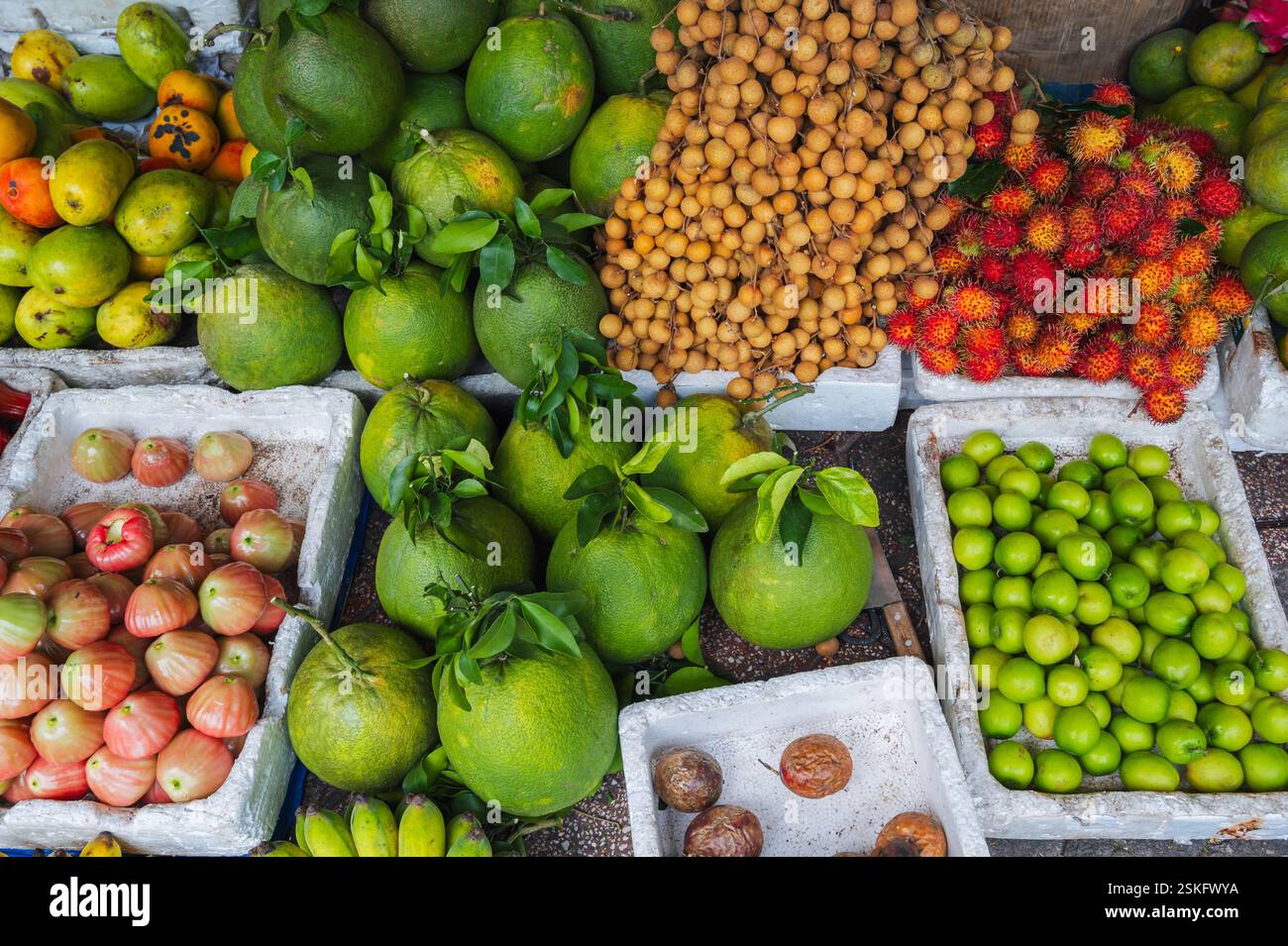 A counter with tropical fresh fruits at an Asian local market Stock ...