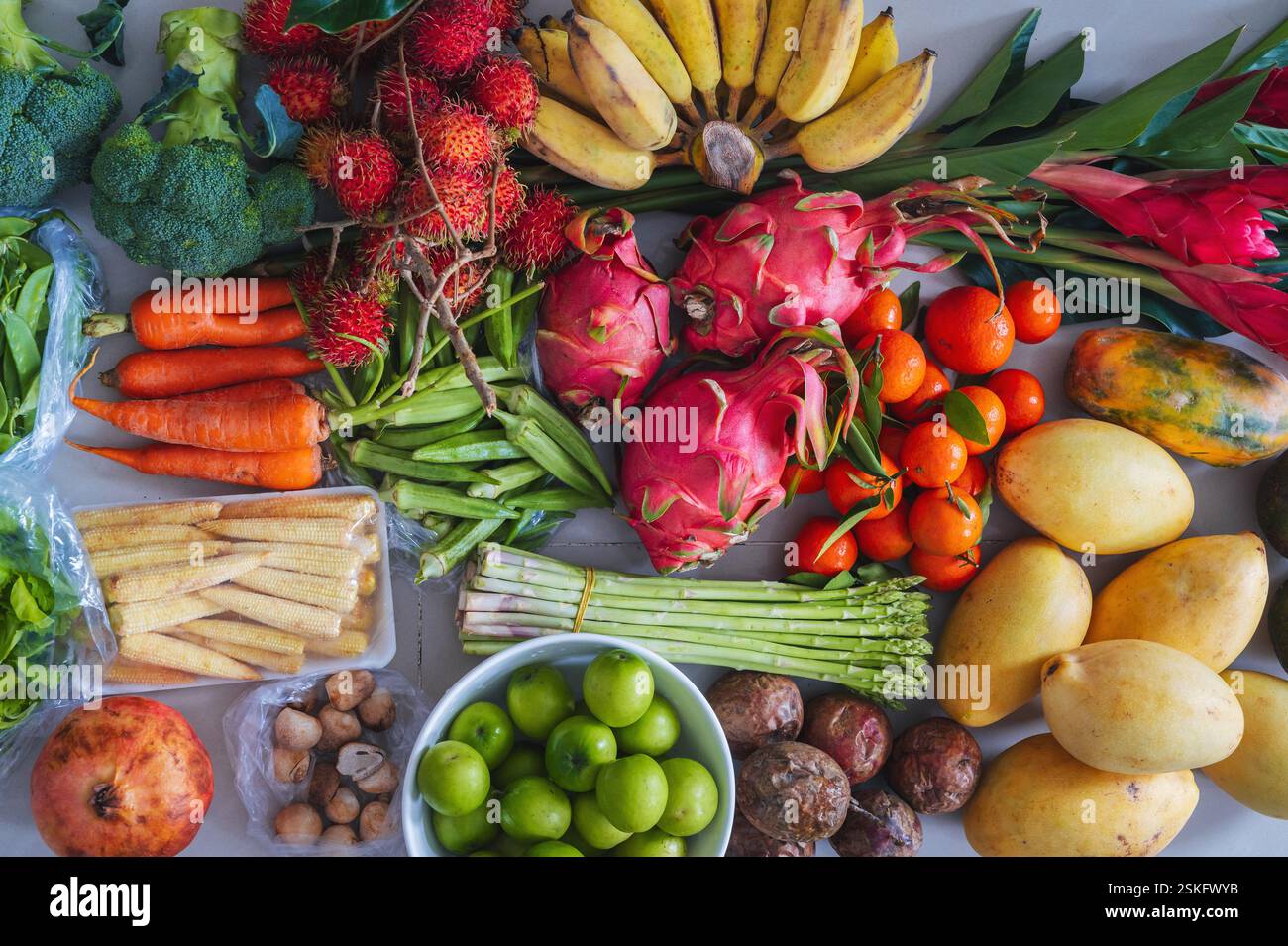 Fresh tropical fruits set hi-res stock photography and images - Alamy