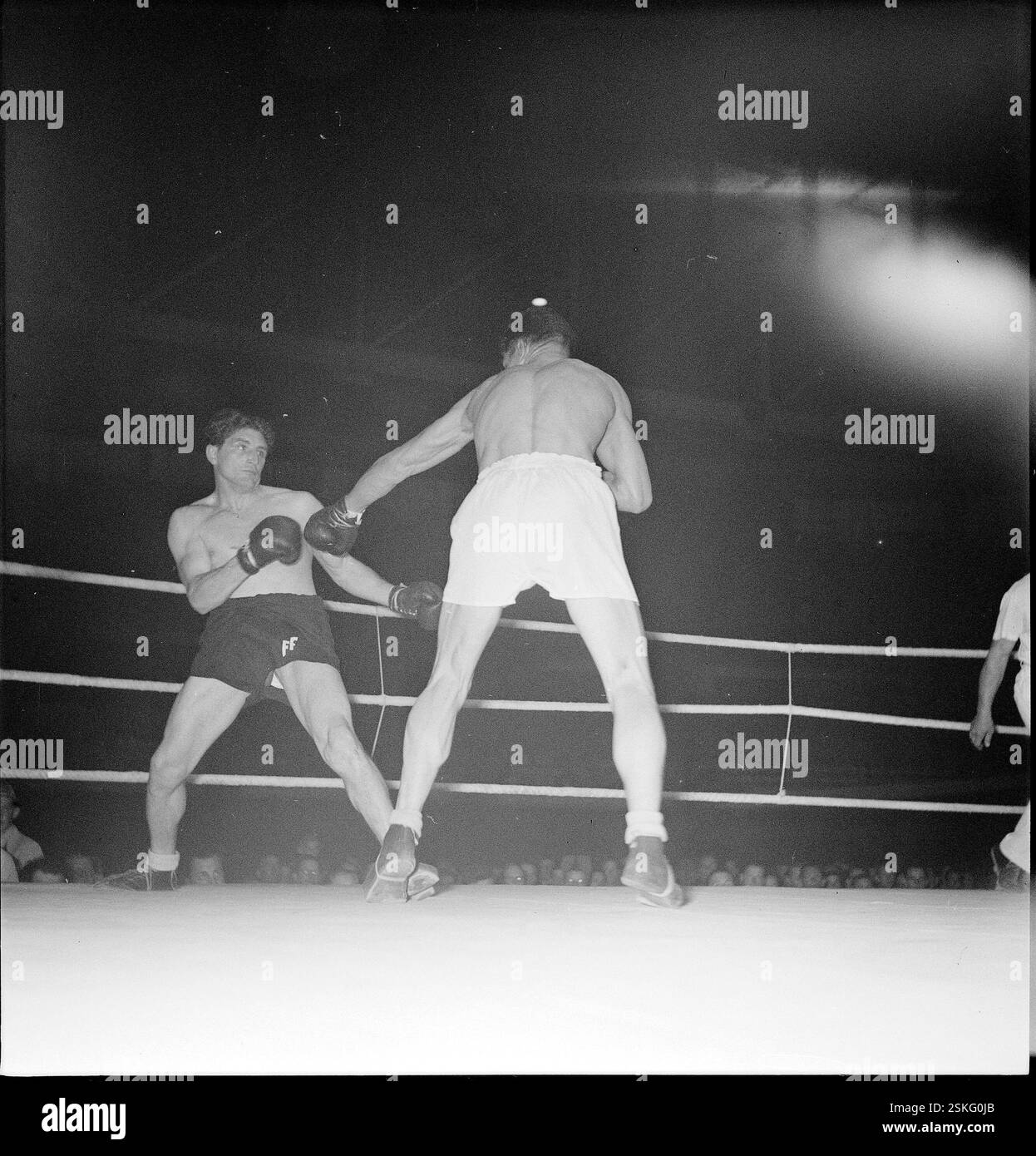 Boxmeeting im Zürcher Hallenstadion 1942#Boxing meeting at ...