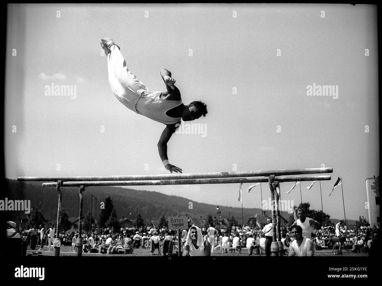 Kunstturner Paul Cozzi ca. 1952#Gymnast Paul Cozzi ca. 1952- RDB BY ...