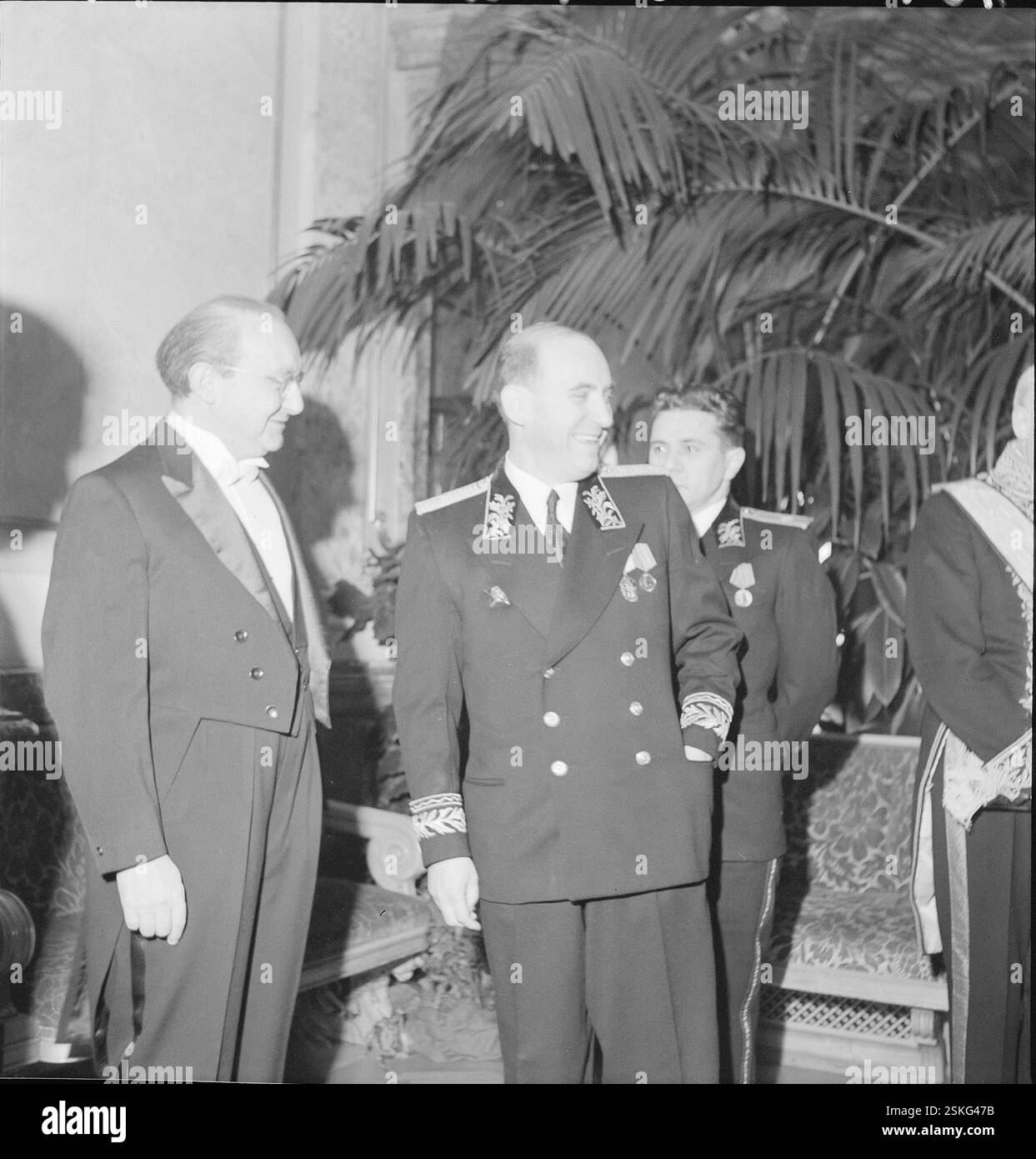 Neujahrsempfang im Bundeshaus, Bern 1947: Karaosmanoglu, Gordon#New ...