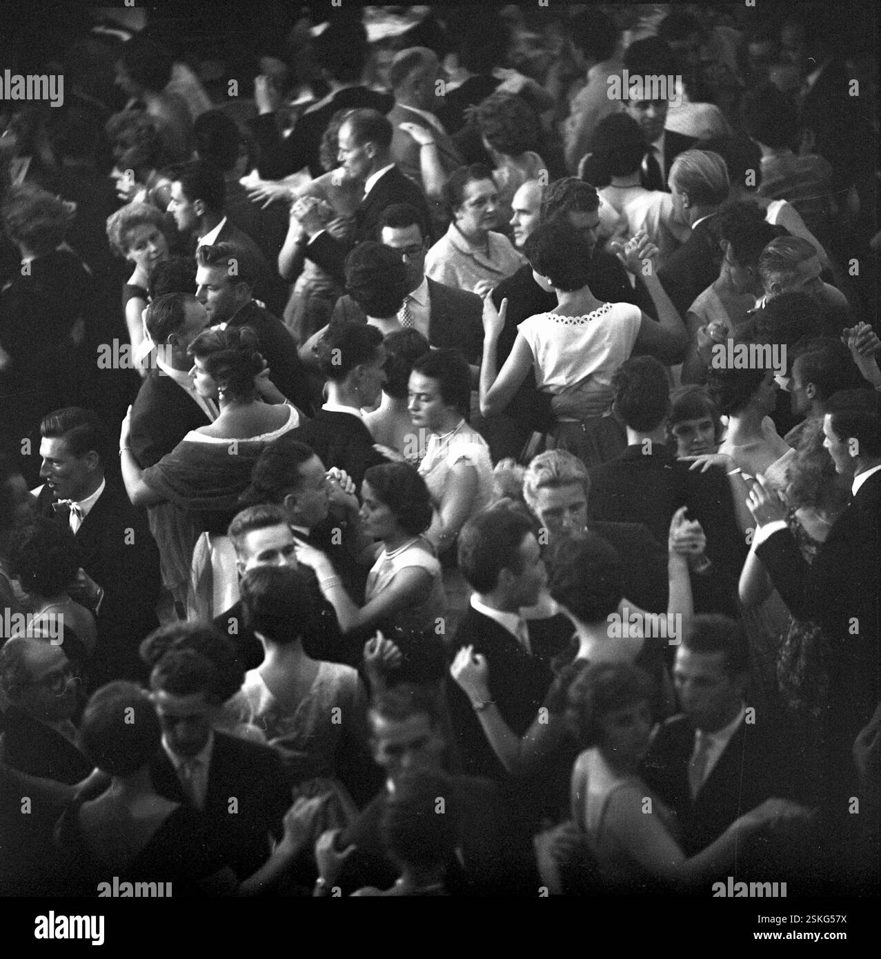 Tight competition Black and White Stock Photos & Images - Alamy