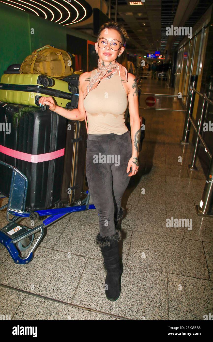 RTL Dschungelcamp 2025 - Ankunft der Dschungel Kandidaten Edith ...