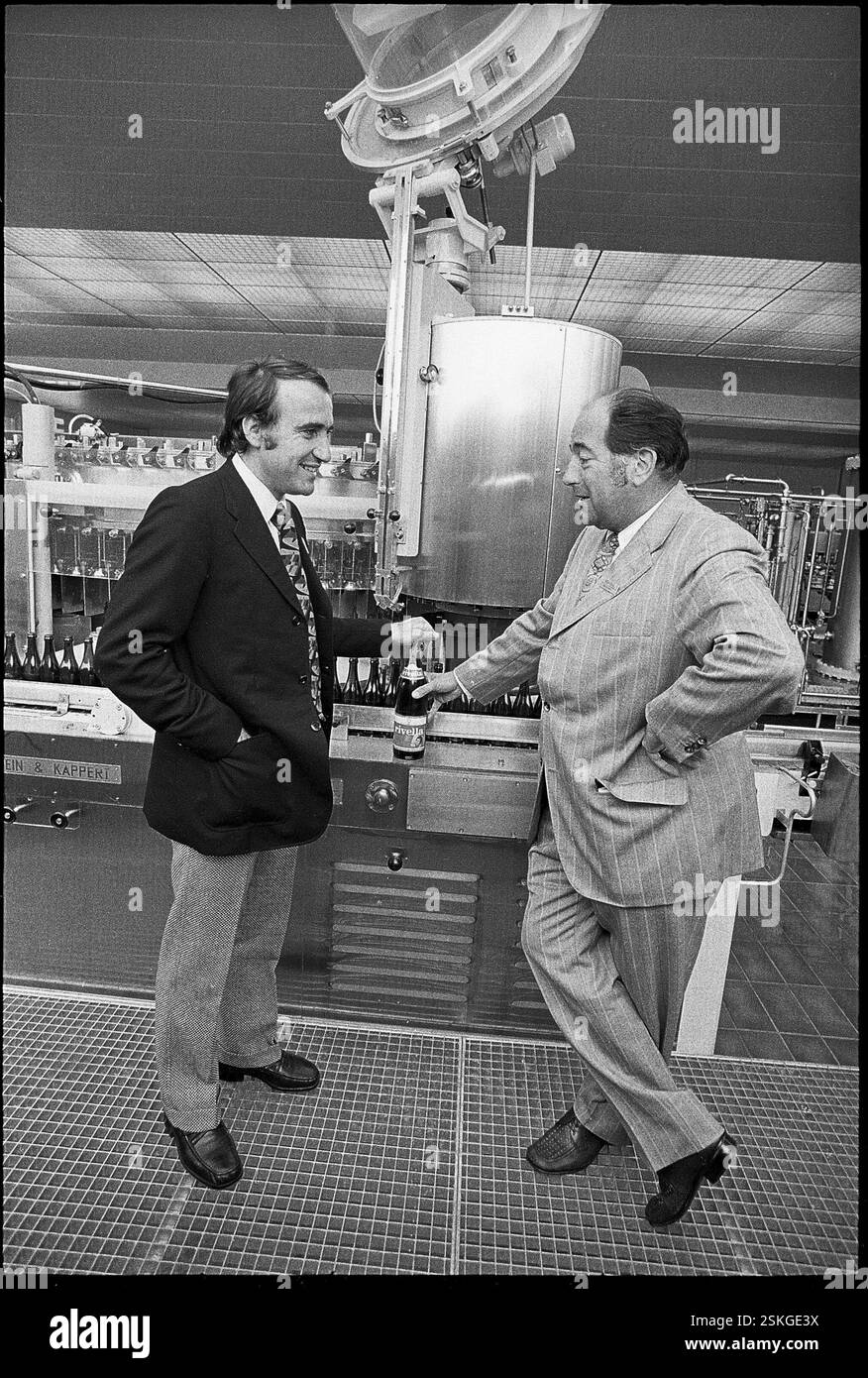 Clay Regazzoni besucht Rivella-Abfüllanlage in Rothrist, 1972#Clay ...