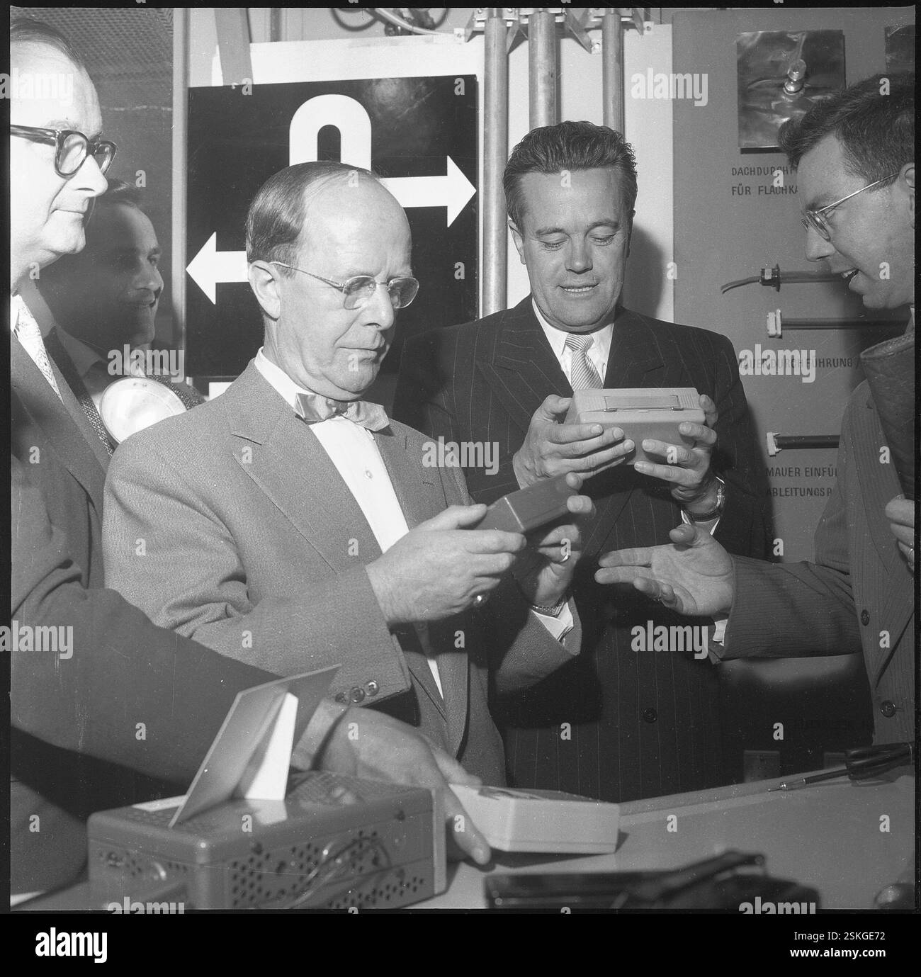 Radio- und Fernsehausstellung, Transistor-Radio, 1957#Radio and ...