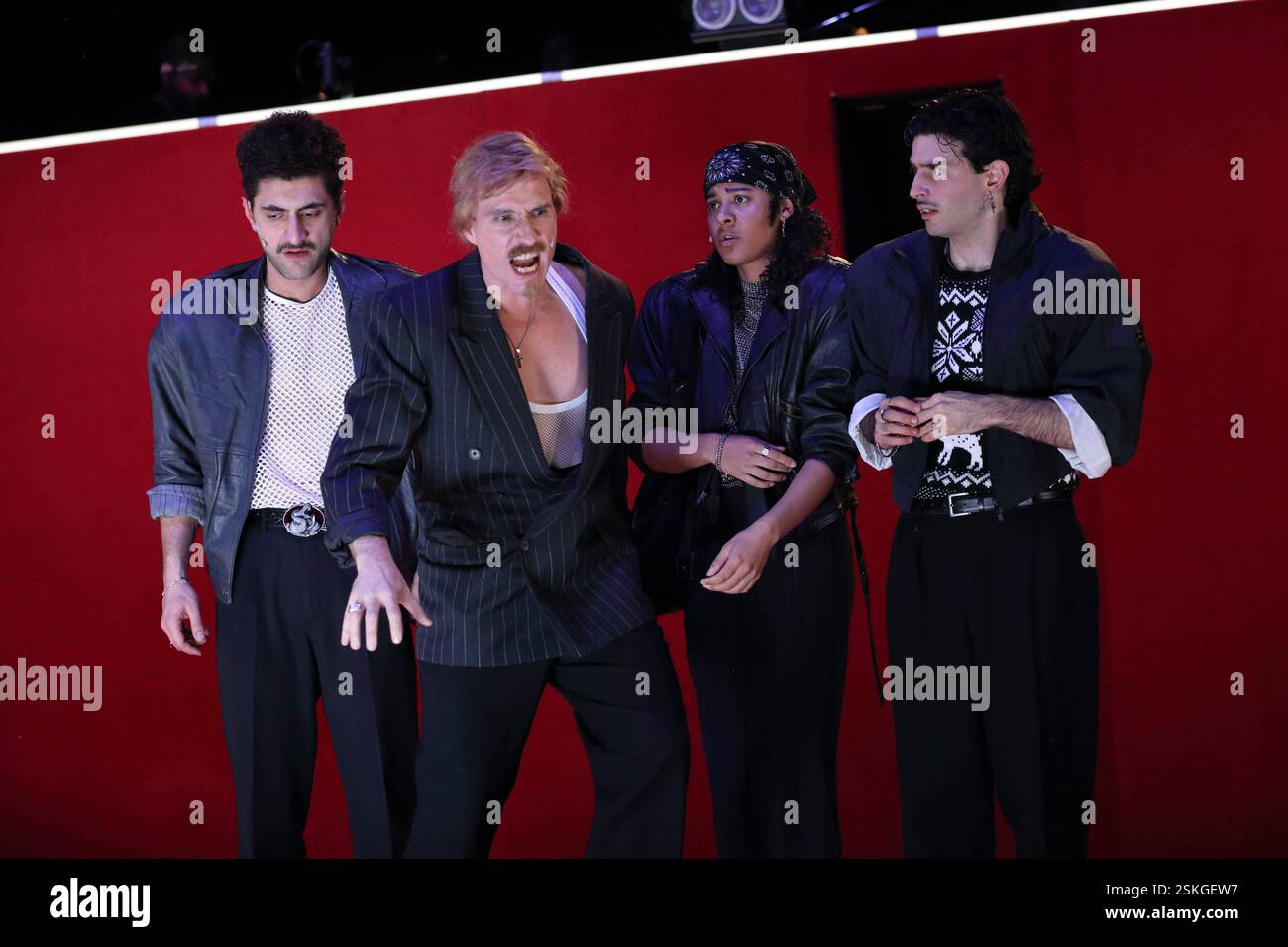 Salar Jafari als Samir, Oliver Urbanski als Wagner u.a., Azaria Dowuona ...