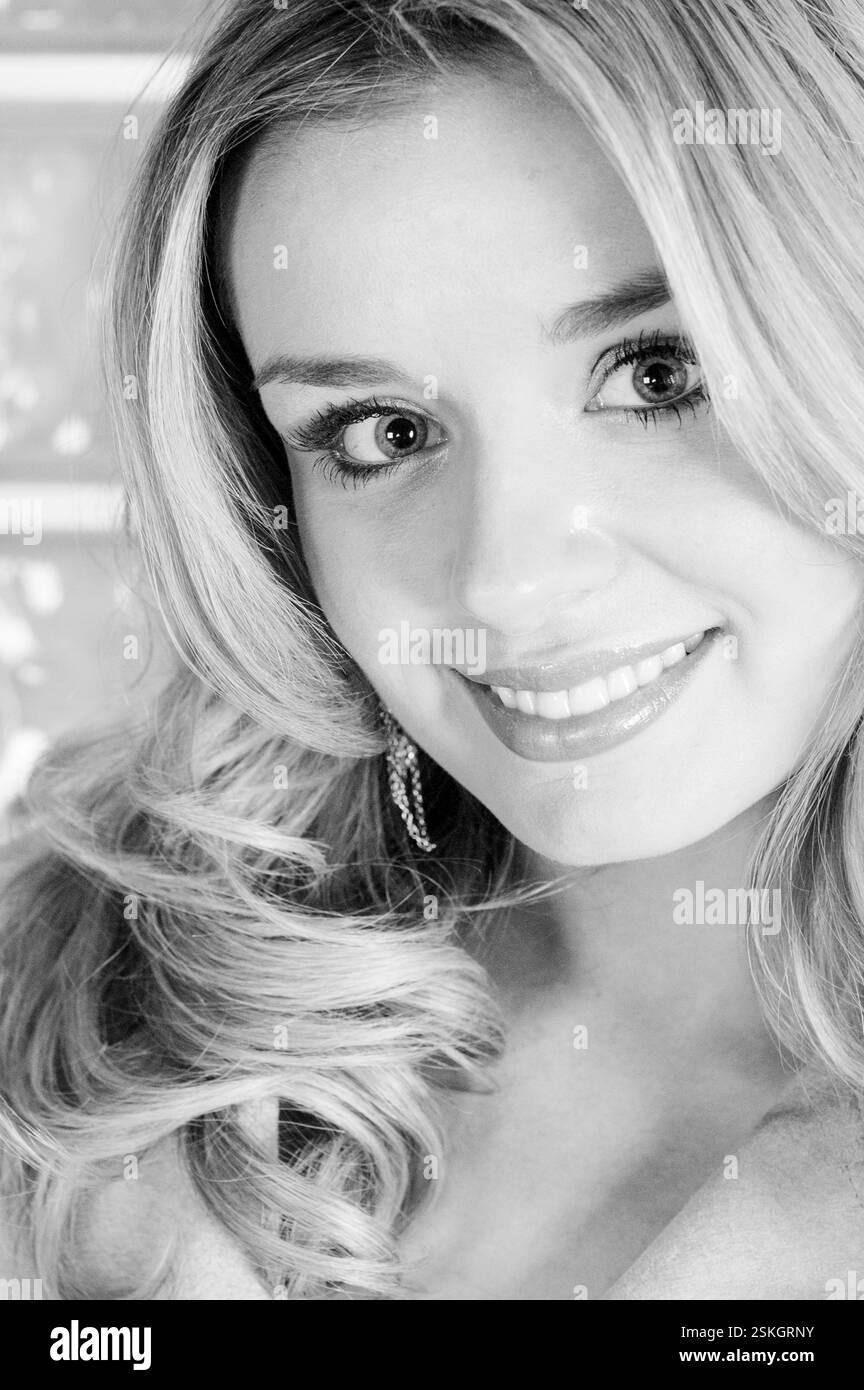 KATHERINE JENKINS, YOUNG, PORTRAIT, 2005: Operatic singer and TV star ...