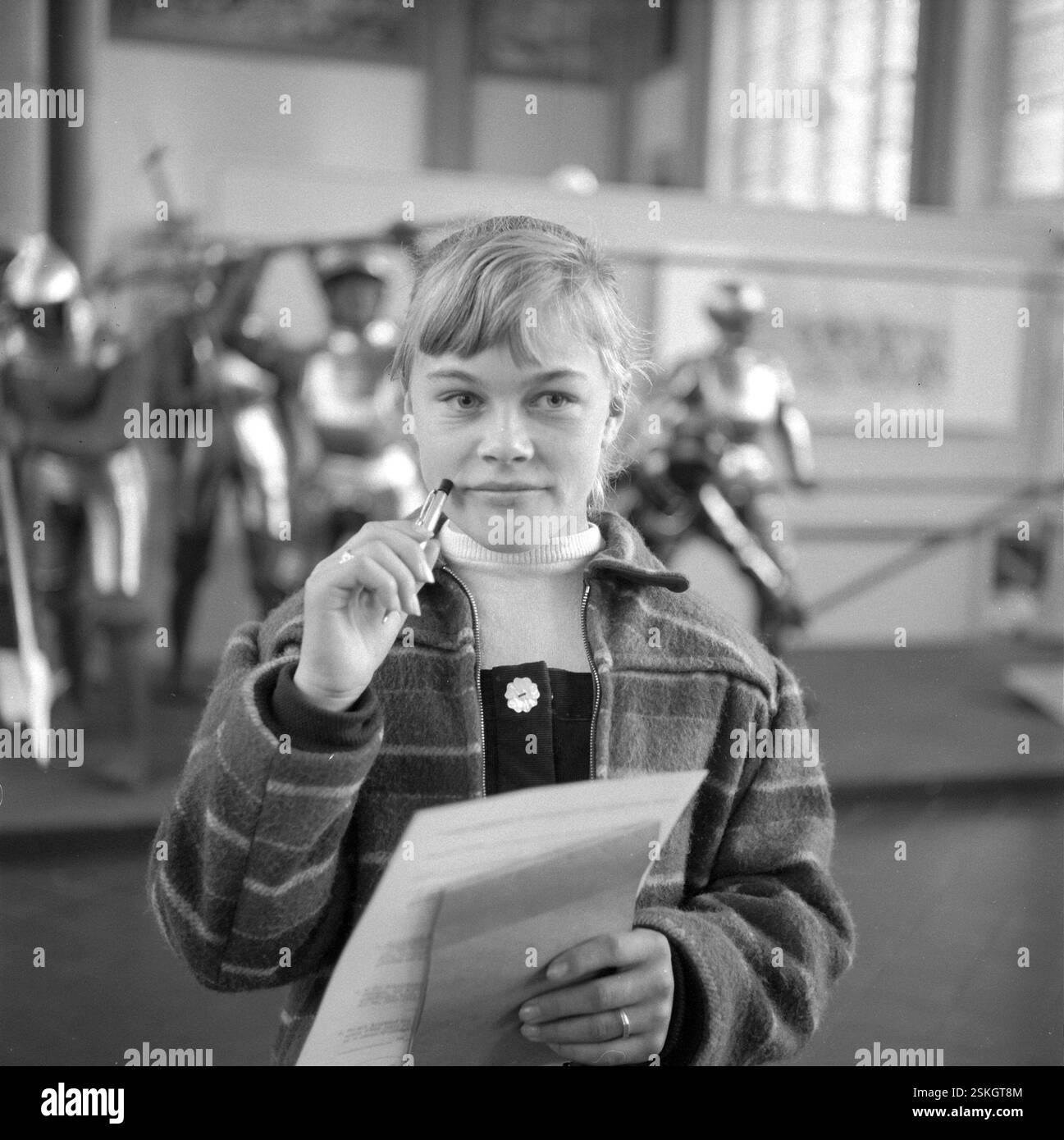 Kinder besuchen das Landesmuseum Zürich 1957#Children visiting the ...