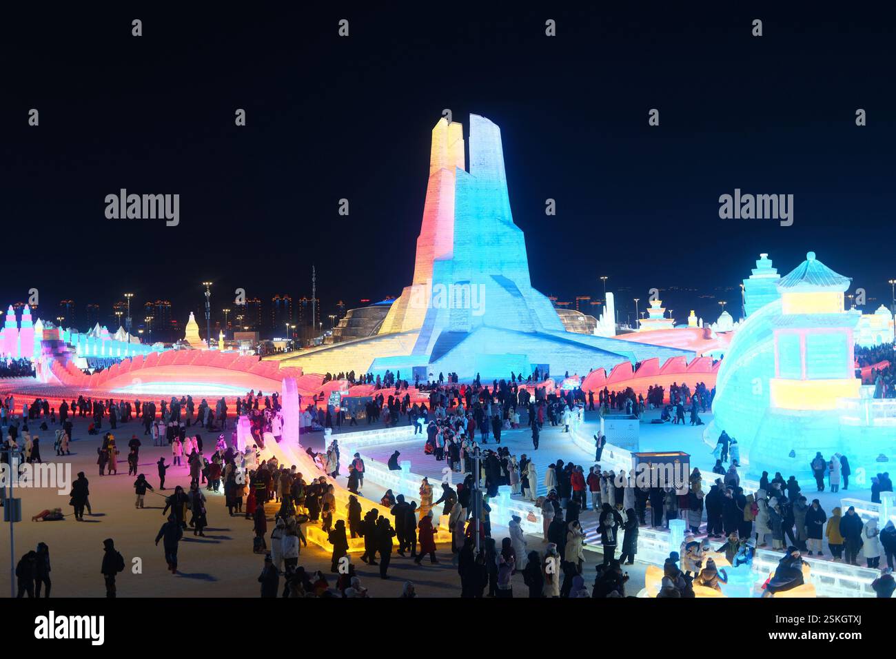 Tourists flock to the Harbin Ice and Snow World in Harbin City ...