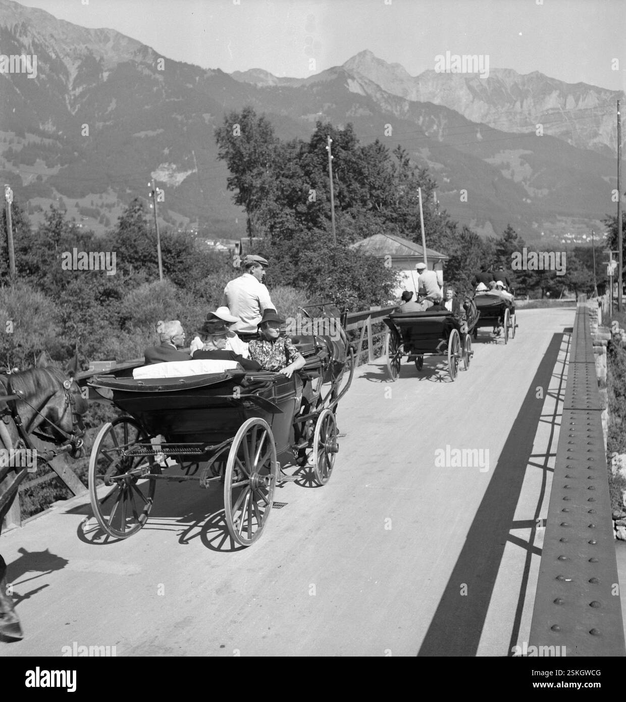 Kutschenfahrt in Bad Ragaz, 1941#Horse-drawn carriage in the streets of ...