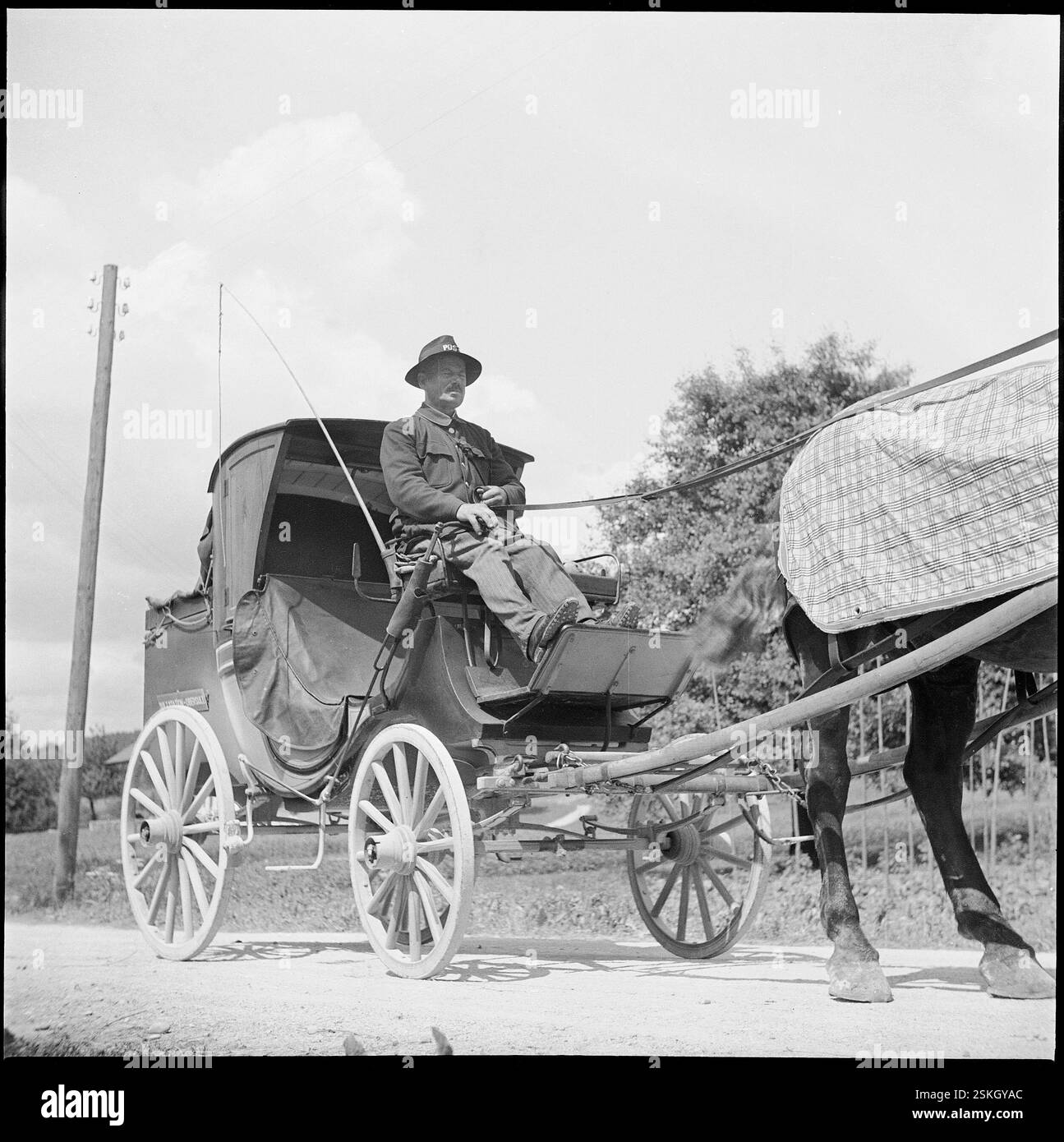 Sulz, Postbote unterwegs mit Pferdewagen, 1940#Sulz, postman on horse ...